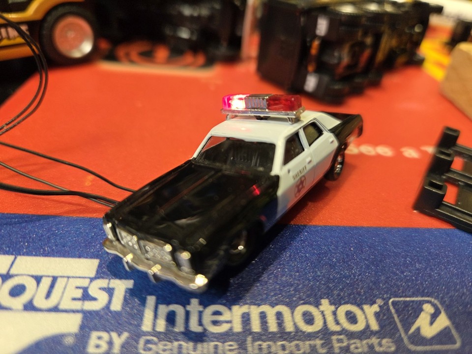 Busch Sheriff car Black/white flashing lights w converter 1/87 HO Scale ...