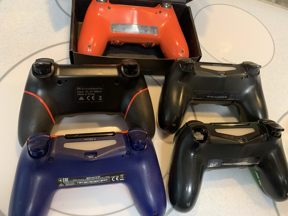 Five Broken PS4 Controllers & Assorted Parts | eBay
