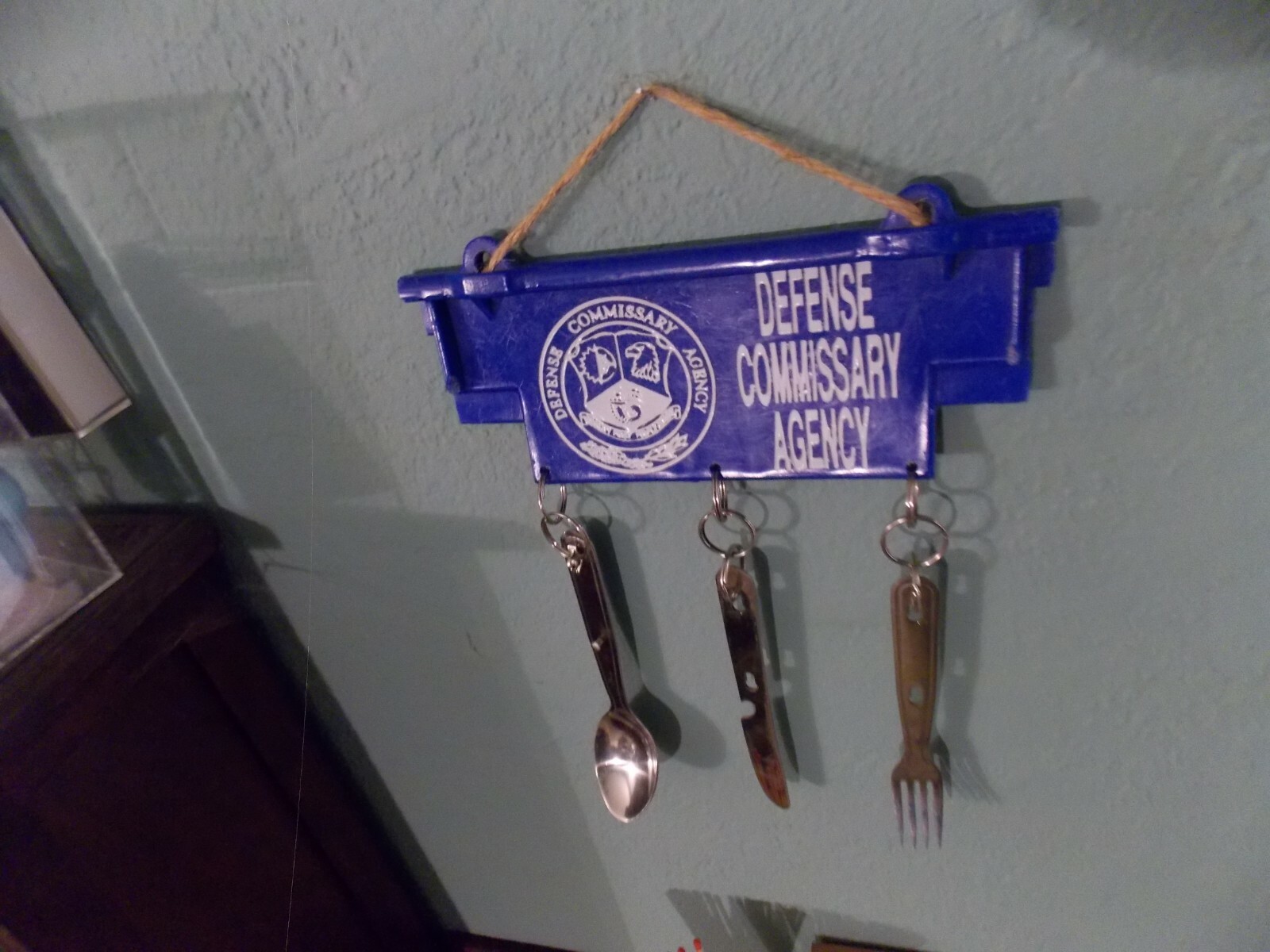 Vintage DEFENSE COMMISSARY AGENCY Plastic Crate Salvage MESS KIT SIGN ...