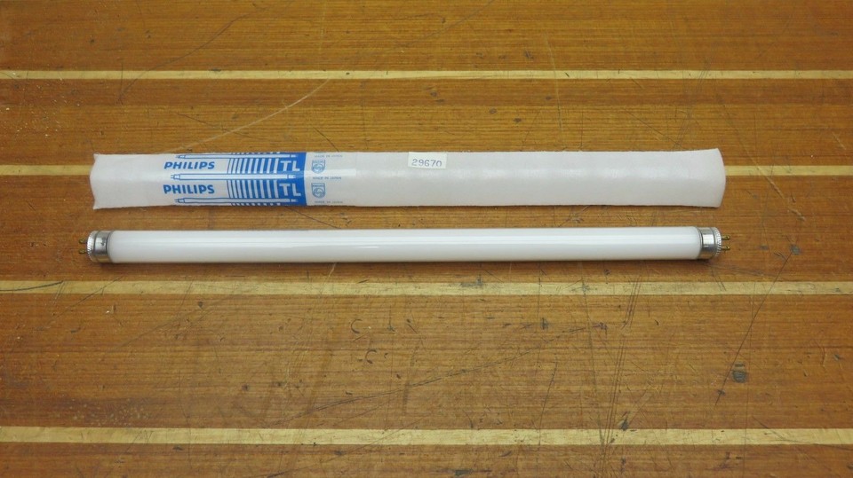 Philips 33247-8 F8T5/CW Cool White 12" T5 8W Linear Fluorescent Tube ...