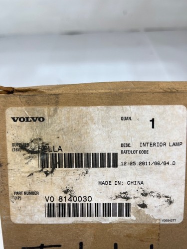 NEW VOLVO DOME INTERIOR LAMP ASSY P/N 8140030 | eBay