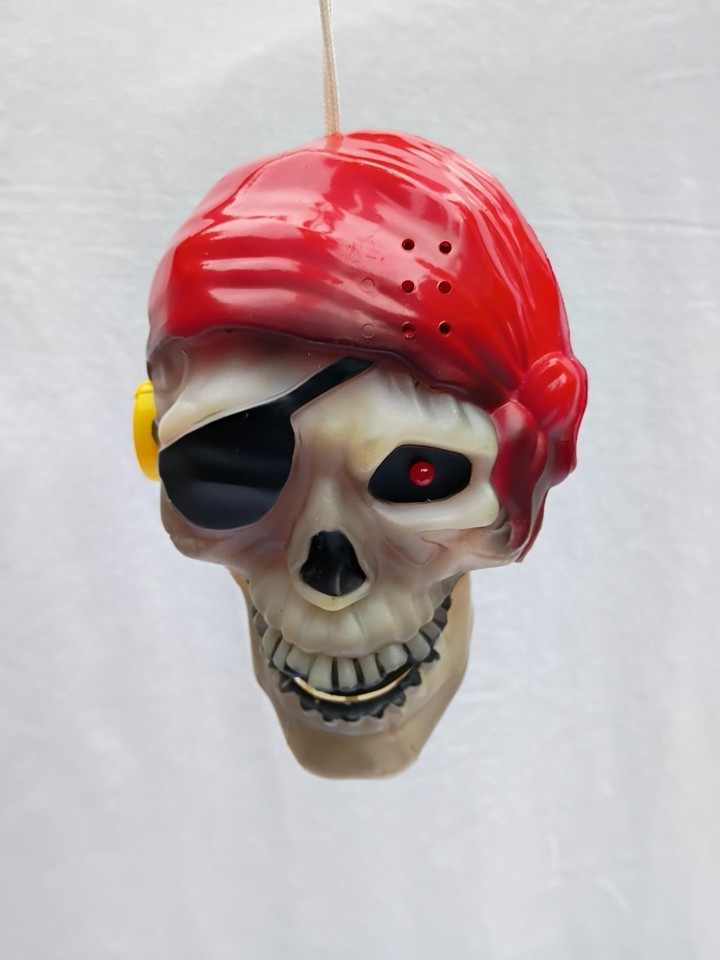 Vtg Trendmasters Halloween Strobie Pirate Skull Sound Light Chattering ...