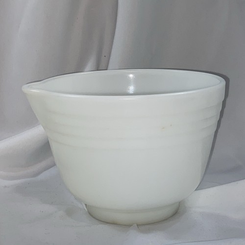 Pyrex Hamilton Beach Mixing Bowl Pour Spout White Ribbed Milk Glass ...
