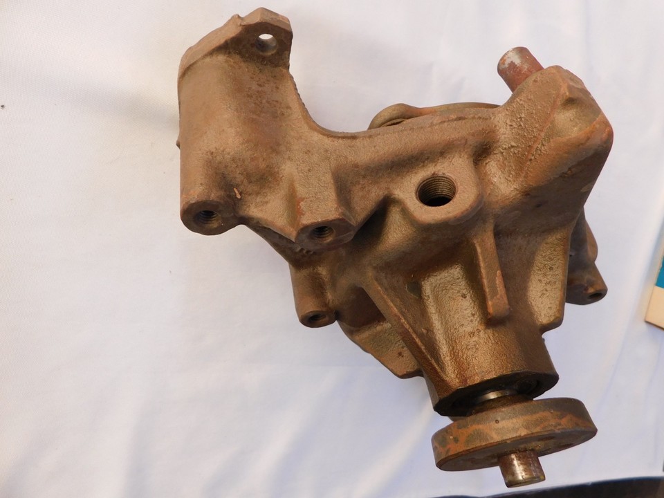 NOS OEM Ford 1968 1969 1970 390 428 Cobra Jet Water Pump Mustang ...