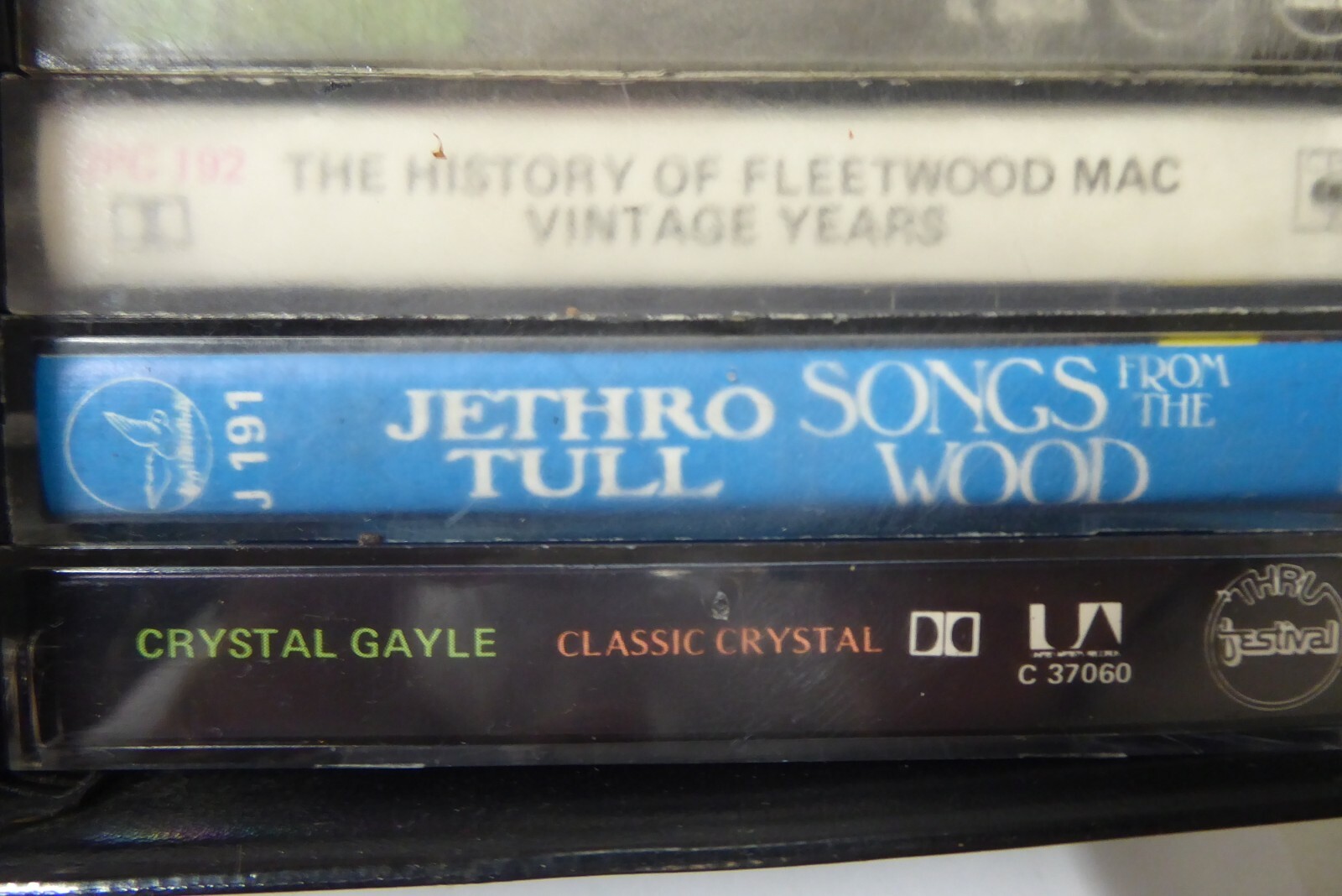 VINTAGE MUSIC CASSETTE CASE & 17 TAPES FLEETWOOD MAC MAMAS PAPAS JETHRO ...