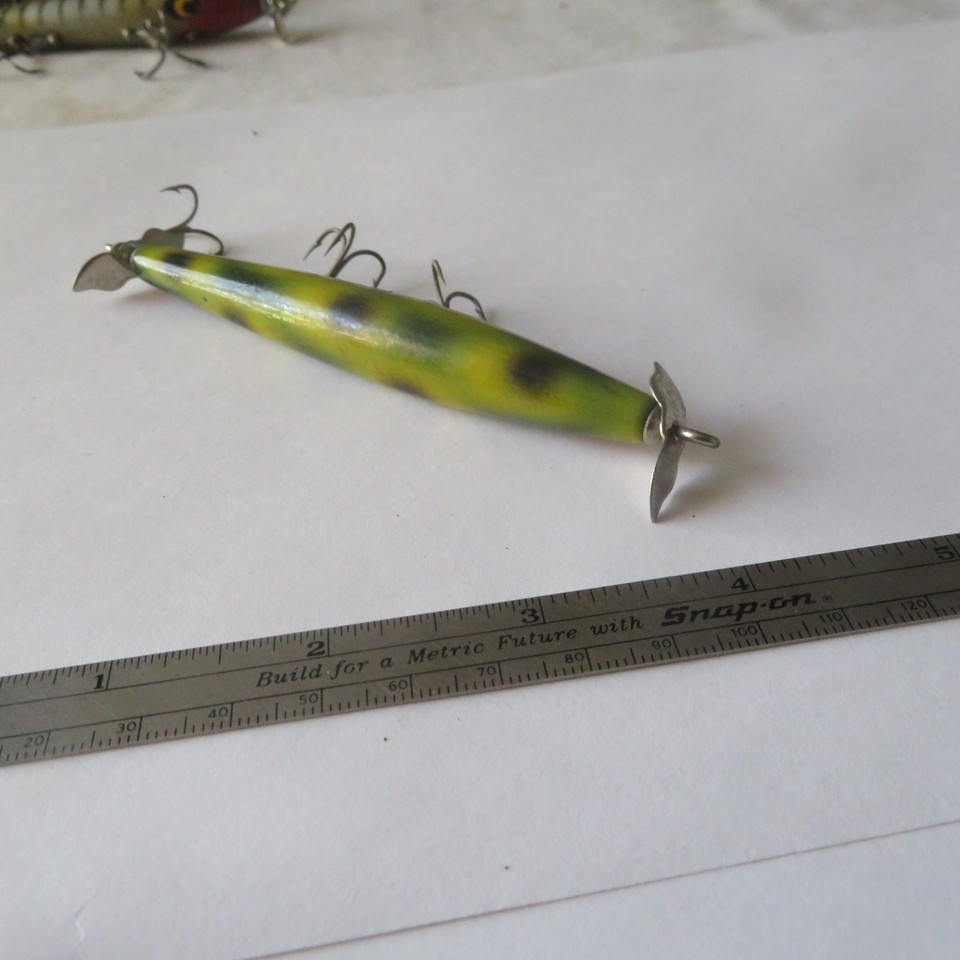 FISHING LURE SMITHWICK 4" WOOD DEVIL HORSE YELLOW & BLACK SPOTS GREAT ...