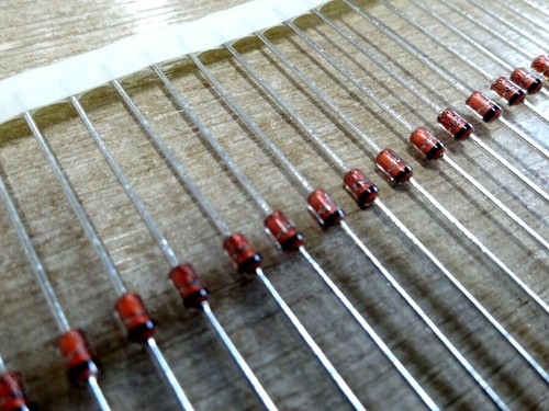 100 NXP BZV85-C33 33V 1.3W zener diode 9335-007-70113 PH-C33 Nexperia ...