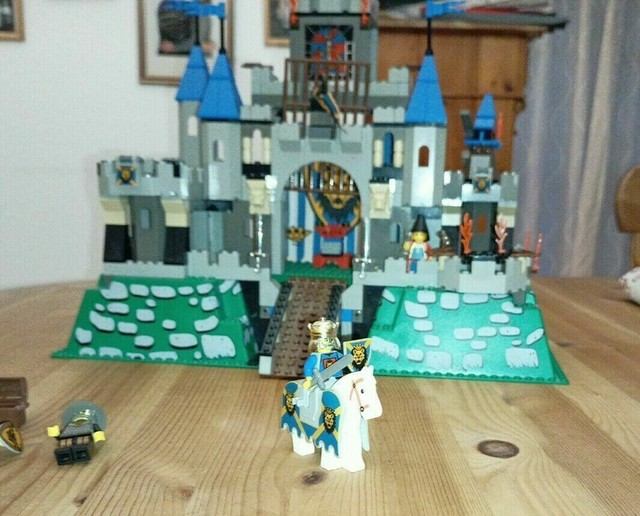 LEGO Castle: King Leo's Castle (6098) for sale online | eBay