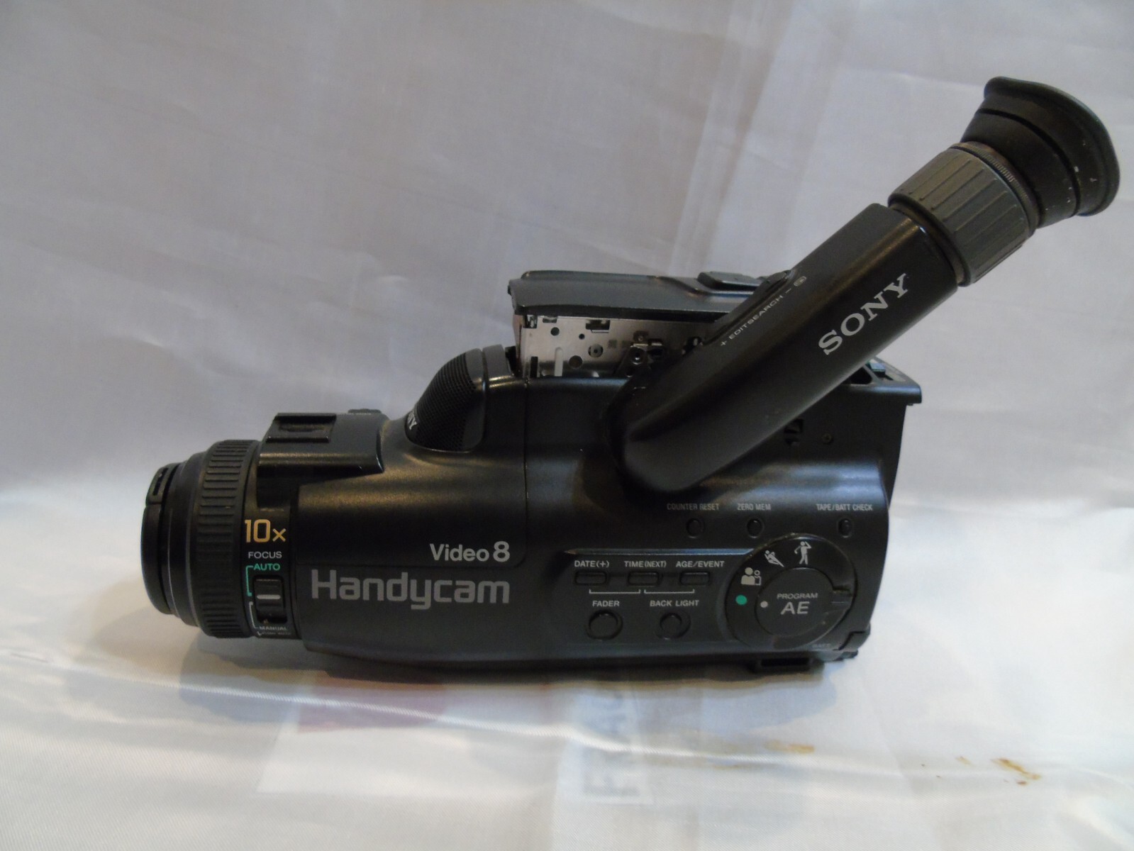 Sony CCD-FX410 Video-8 Handycam Video Recorder 10X zoom, Accessories ...
