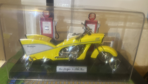 Arlen Ness Ness-Stalgia Custom Diecast Motorcycle Yellow Diorama Toy ...
