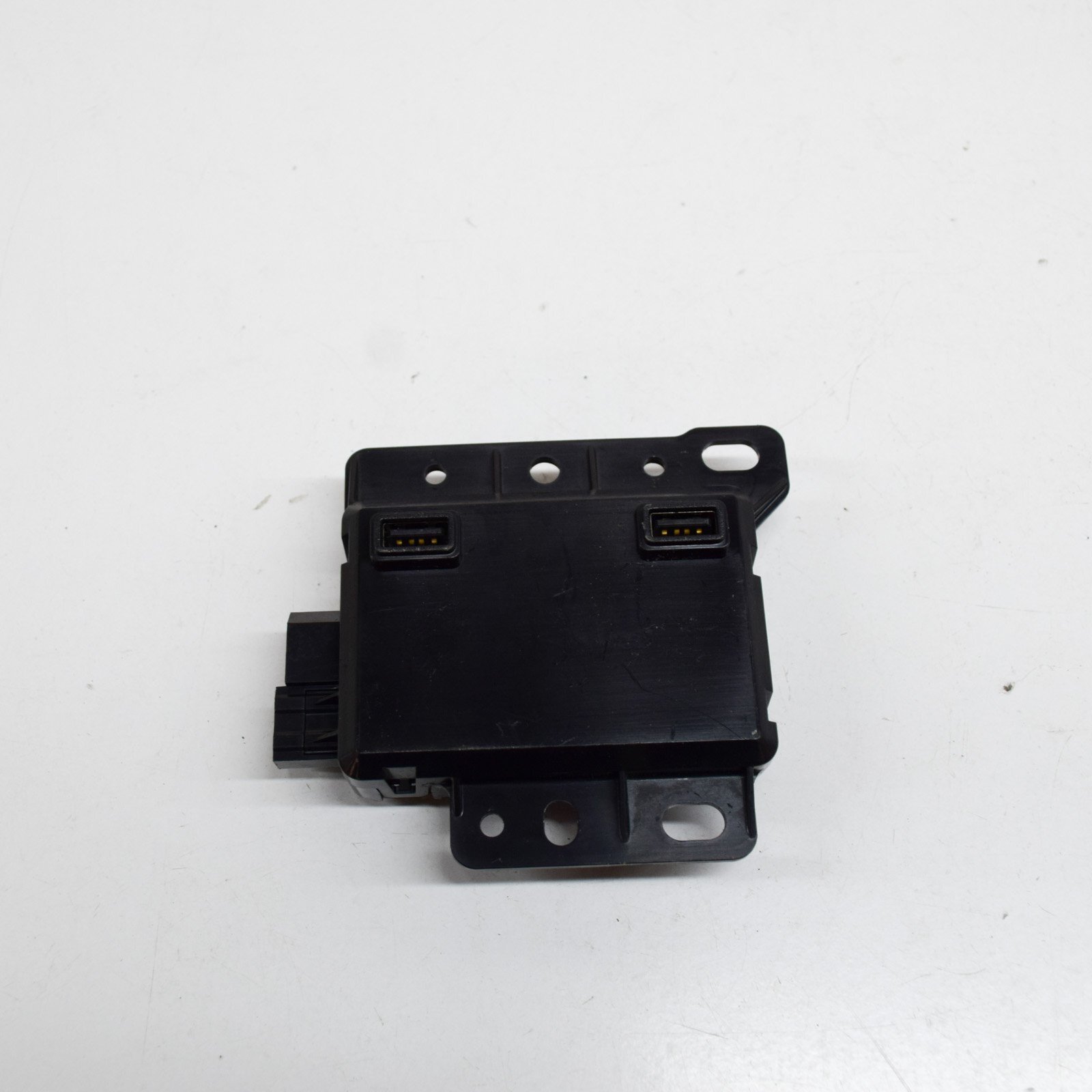 TESLA MODEL 3 USB AUX Control Unit ECU Module 1093295-00-A Electricity ...