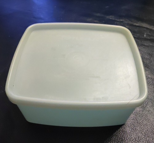 Vintage TUPPERWARE Small Square Mint Storage Container with lid #311-26 ...