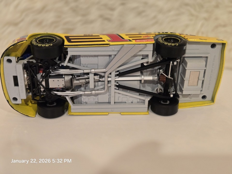 1:24 #1 Steve Park XRARE! Action ELITE Pennzoil 2003 MC NIB MINT! 077/ ...