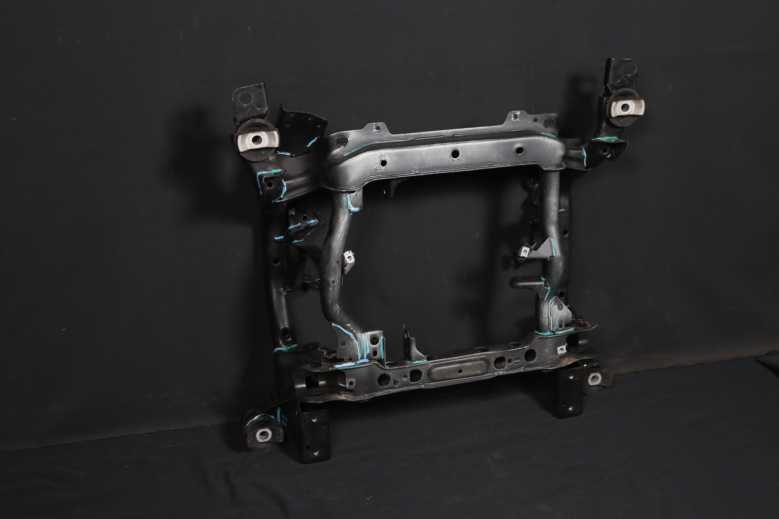 Mercedes W166 ML 500 Front Axle Carrier Engine Mount Axle A1663302300 ...
