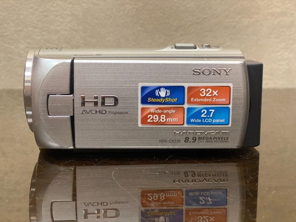 SONY HDR-CX220E Handycam 8.9 MP HD Camcoder Silver With 16 GB MicroSD ...