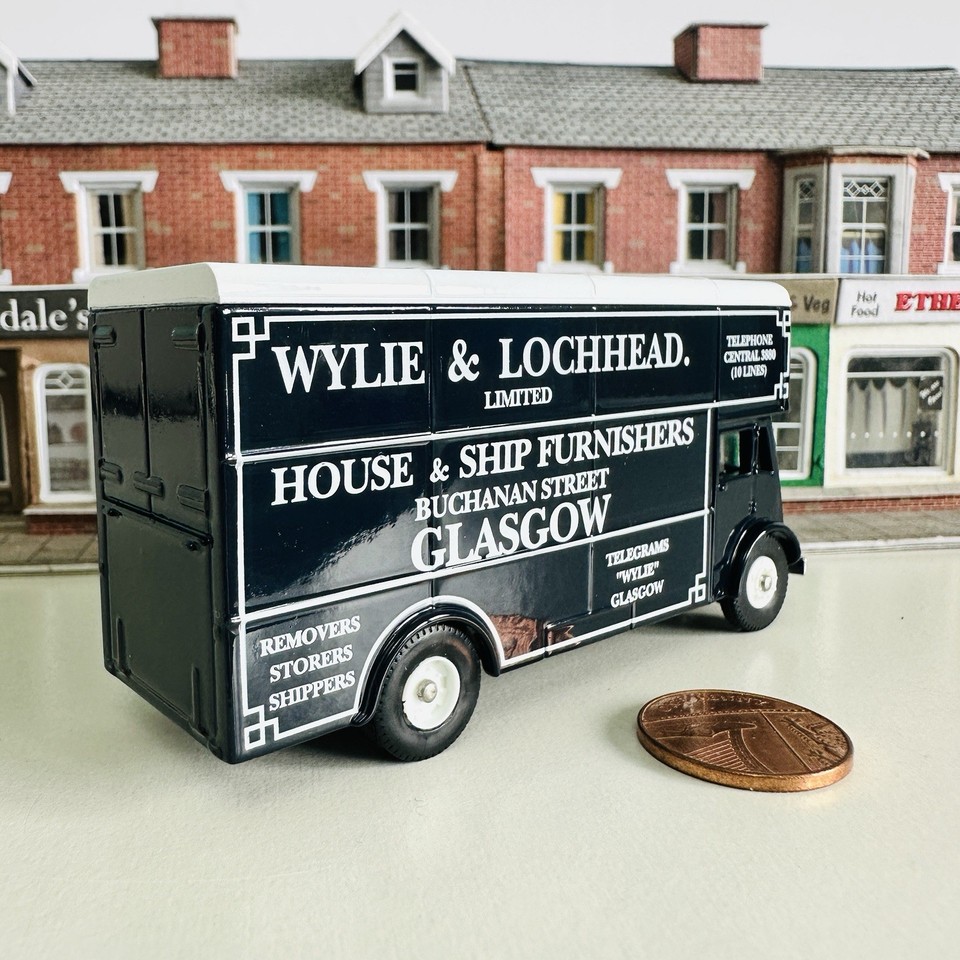 Lledo Trackside 1:76 OO Railway Guy Pantechnicon Diecast Removals Lorry ...