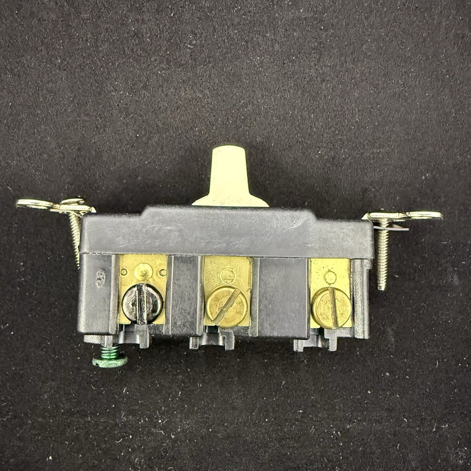 1288-I, 30-Amp, 120-277 Volt, Toggle Switch, Center-Off, Double-Pole ...