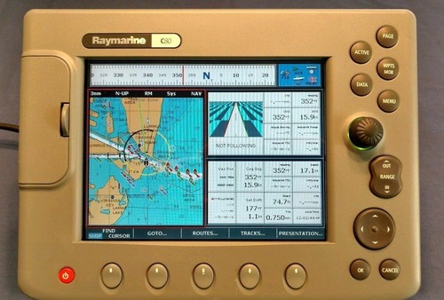 Raymarine C80 Chartplotter Fishfinder Multifunction Display w Navionics ...
