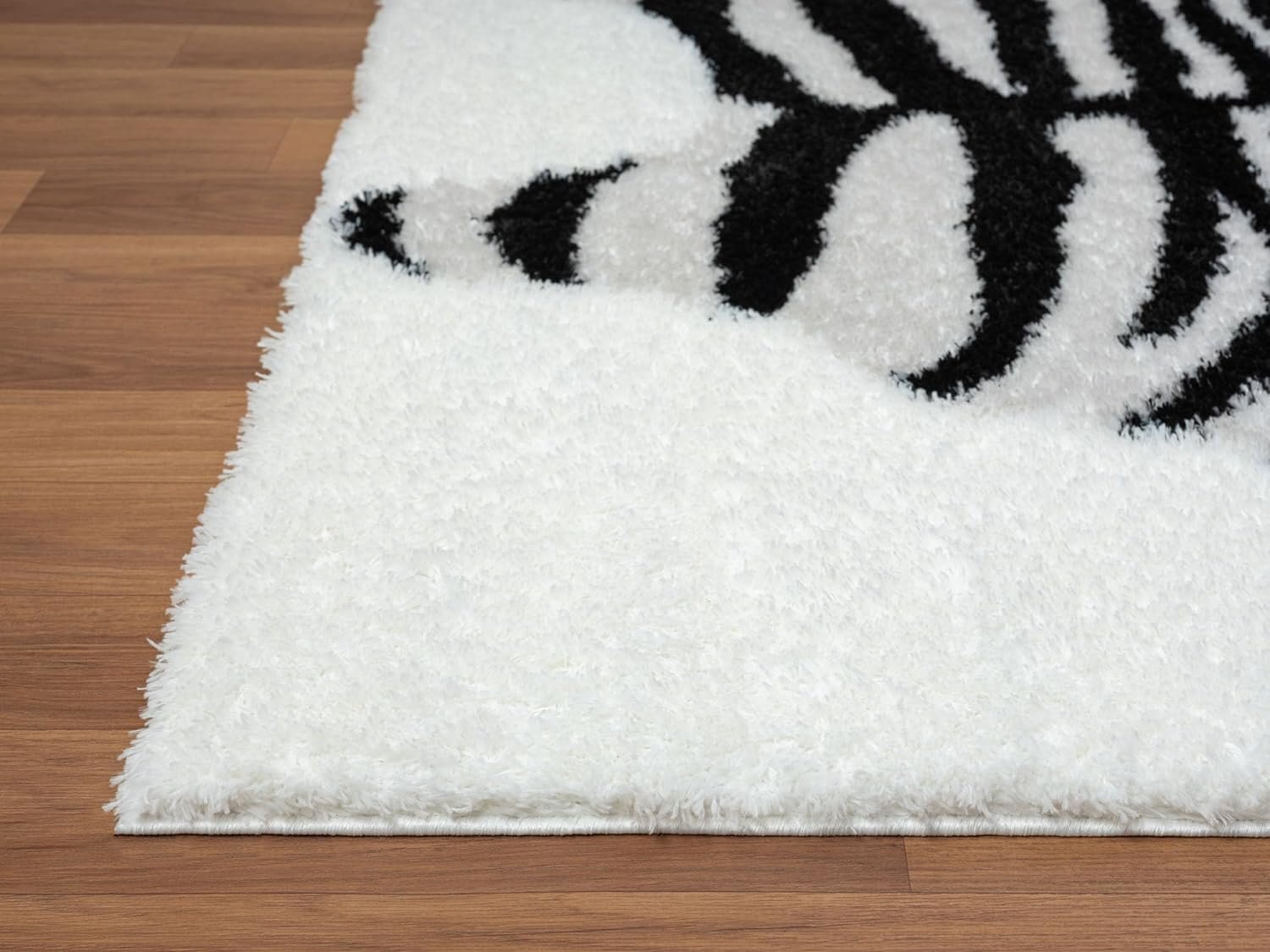 HR Plush Black & White Zebra Pattern Shag Rug - Thick Pile, High-End ...