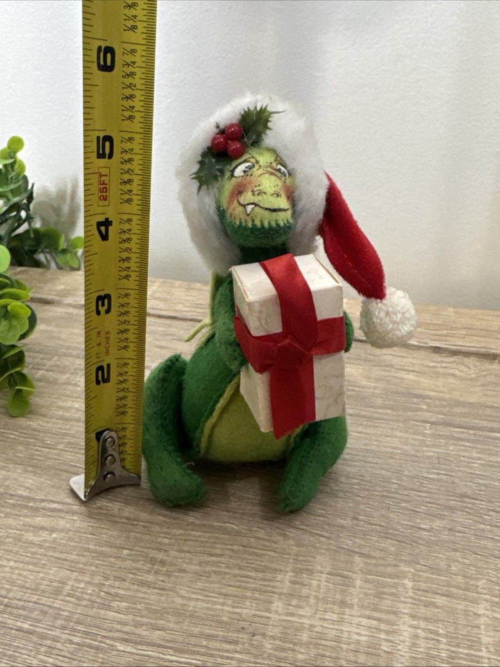 Vintage ‘90 Annalee Christmas Poseable Dragon Dinosaur With Santa Hat ...