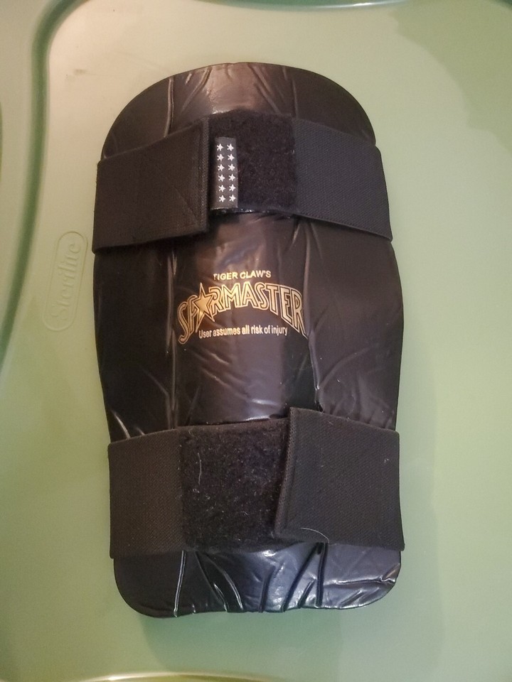 Tiger Claw Sparmaster Shin Guards Martial Arts Sparring Black Adult M ...