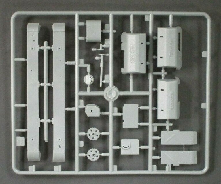 Bronco Models French Hotchkiss Light Tank H38/39 Solid 1 3 5 Kit 35019 ...