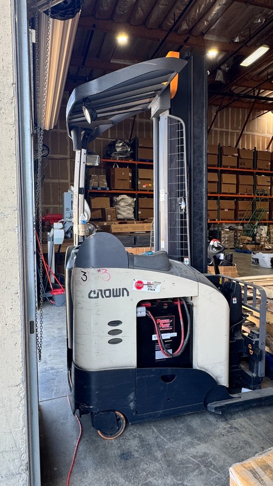 2012 Crown Reach forklift RM 6000 Series 4500 Hours 270" Lift Height ...