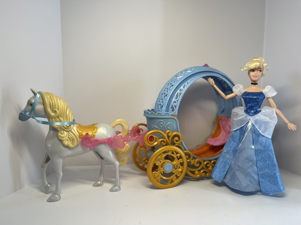 2015 Hasbro Cinderella Transforming Carriage with Horse & Disney Store ...