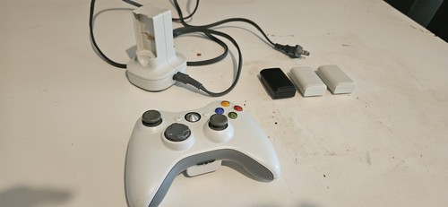 Xbox 360 Wireless Controller White w/ 3 Rechargeable Batteries ...