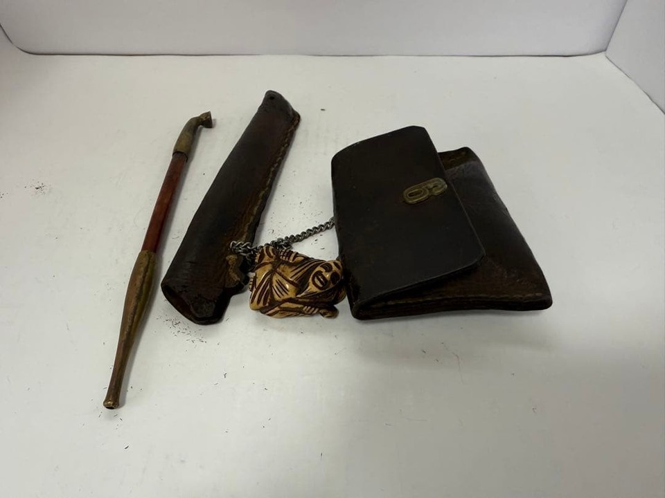 Authentic Antique Kiseru Pipe Tobacco Pouch Set Leather Netsuke Samurai ...
