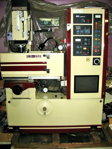 Chevaliar ED-252 edm machine sinker ram Futaba dro (Mint condition ...