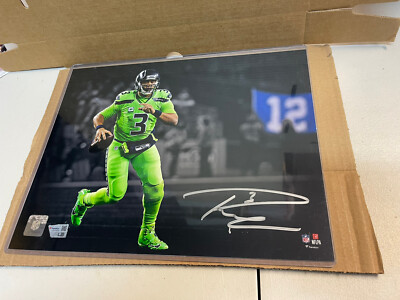 Seattle Seahawks Russell Wilson SIGNED 11x14 PHOTO Spotlight POSE ...