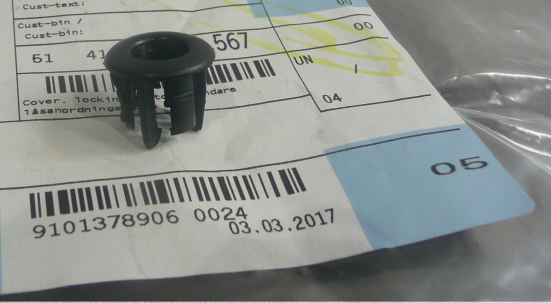 NEW GENUINE BMW X5 E53 DOOR LOCK OPERATING ROD GROMMET BLACK ...