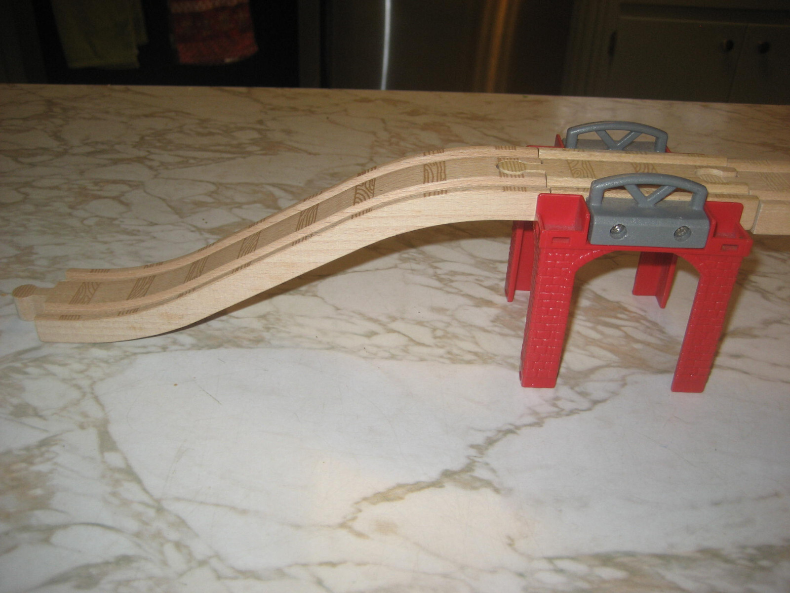 Thomas & Friends Wooden Railway Stacking Riser 5-PC Elevated Track Set ...