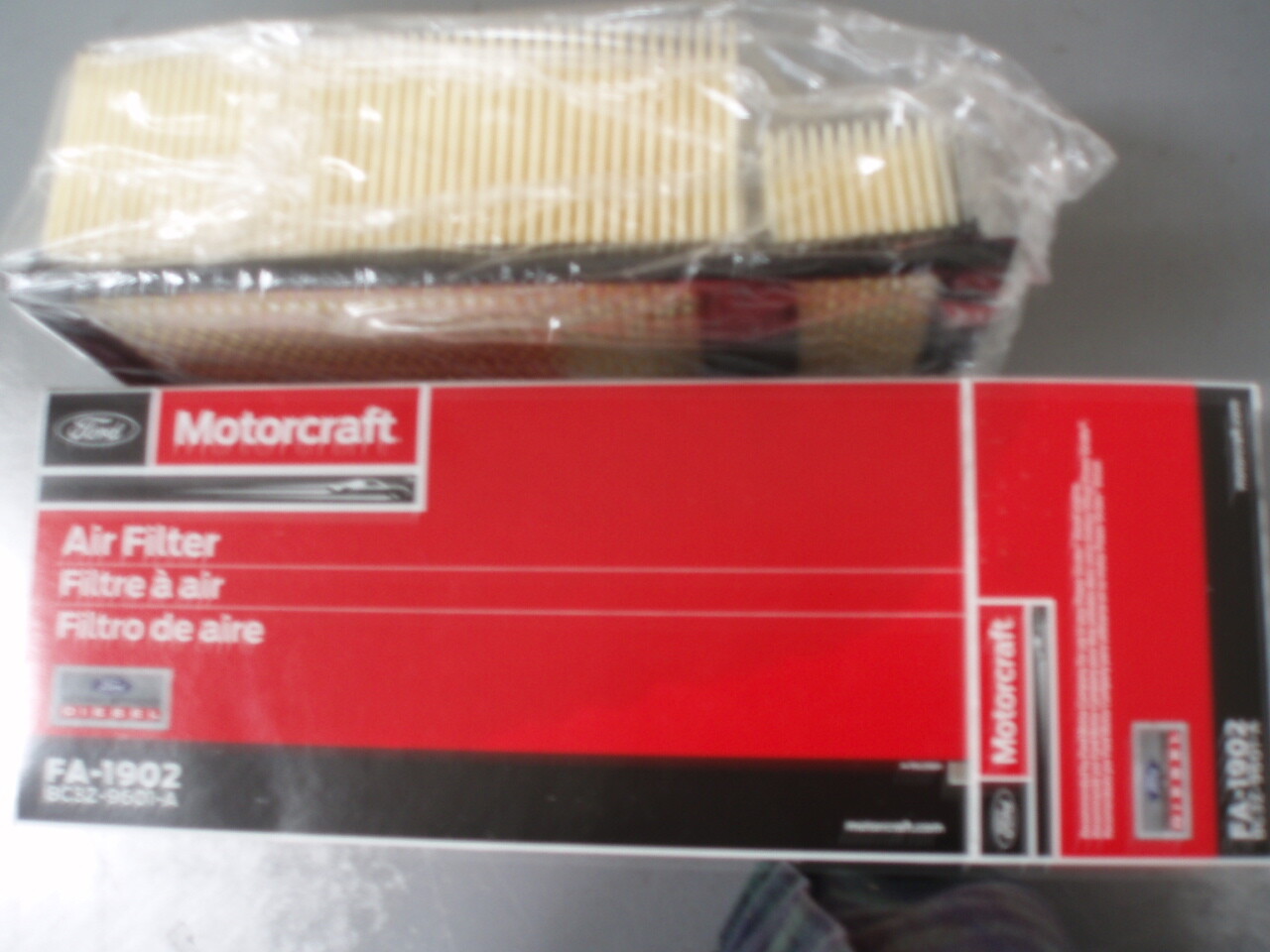 MOTORCRAFT FA1902 - Air filter cross reference