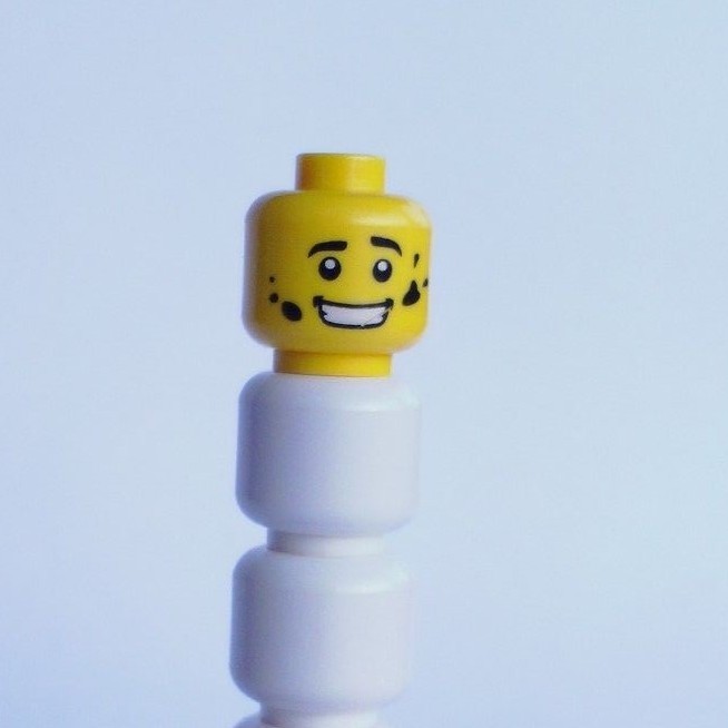 100% LEGO PART REAL LEGO YELLOW HEAD DIRTY FACE OIL FACE NO PAINT USED ...