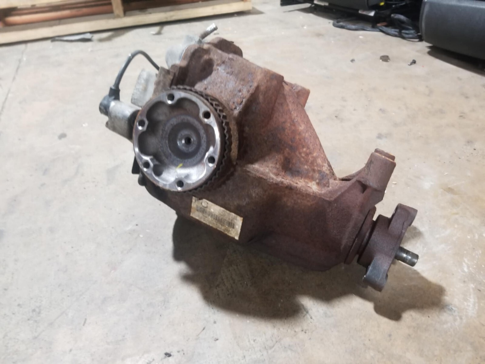 2004 GTO Rear End 3.46 Gear Differential Diff Carrier Assembly OEM ...