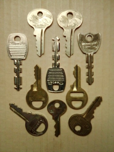 Vintage Master Lock Keys Lot of (10)...3 are the lion design | eBay