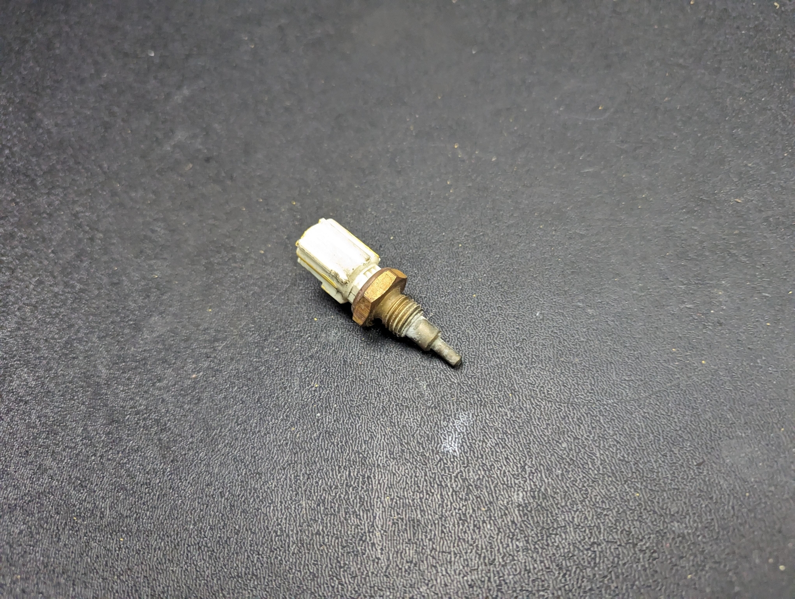 Engine Coolant Temperature Sensor 2018 Toyota RAV4 89422-33030 2011 ...