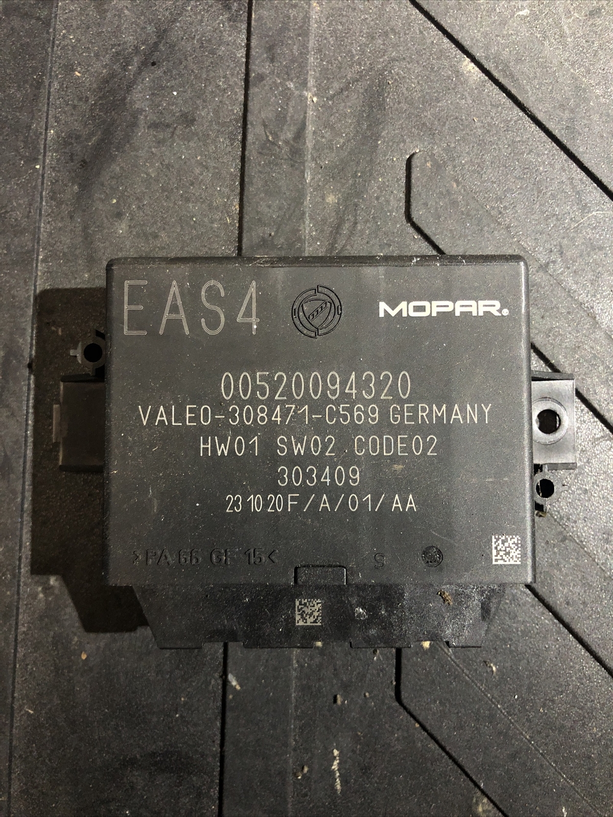 # Fiat 500 Parking Sensor Control Module 00520094320 2018 for sale ...