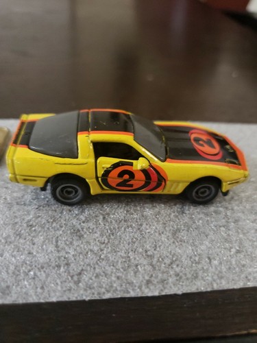 Kidco Lock-ups Chevrolet Corvette Yellow & Black #2 with KEY 1/64 Scale ...