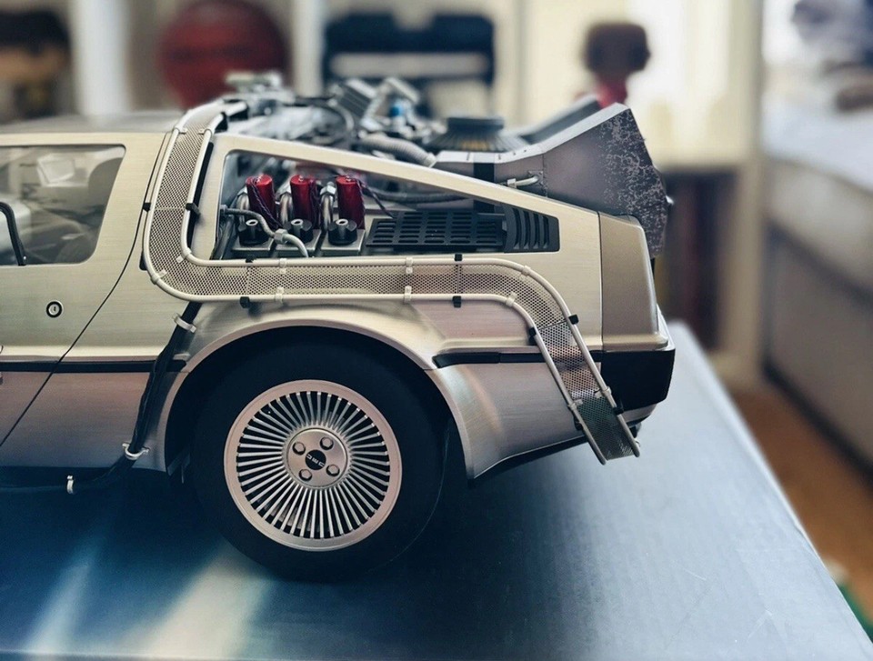 HOT TOYS Back to the Future DeLorean 1/6 Scale BTTF Original Sideshow ...
