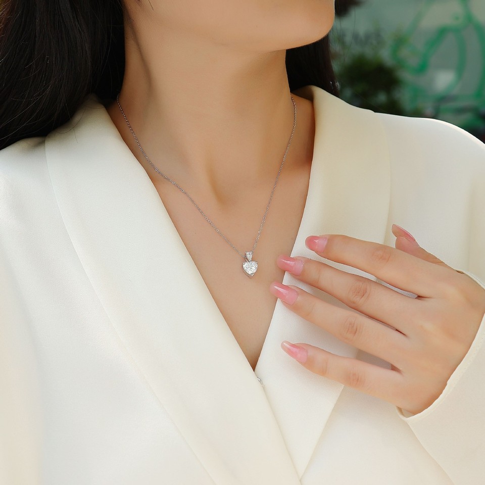 Classic 2Ct Heart Cut VVS MOISSANITE Heart Pendant Necklace S925 ...