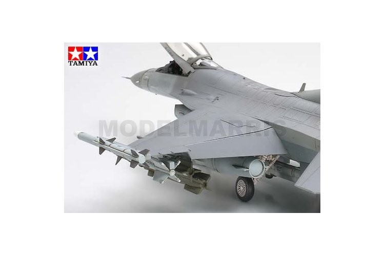 Tamiya 61101 1/48 Lockheed Martin F16C [Block 25/32] Fighting Falcon ...