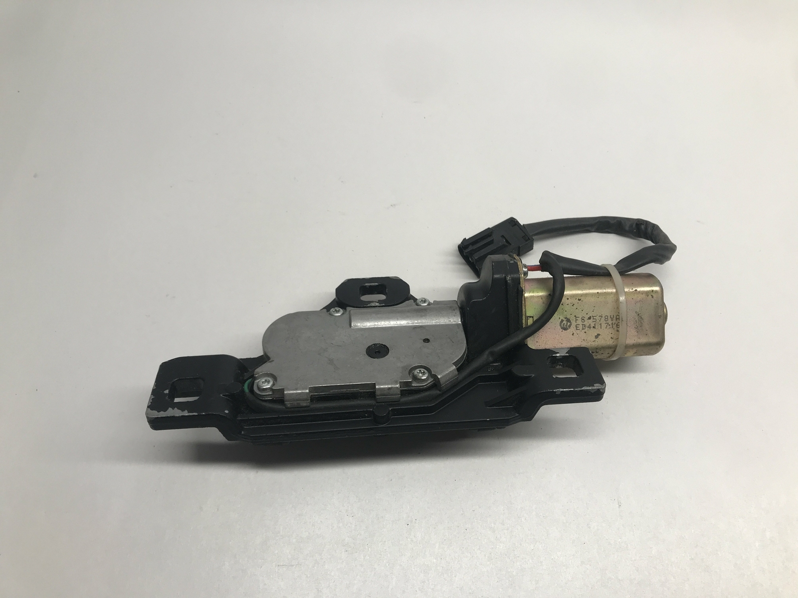2002 BMW 7 E65, E66 745i Rear Tailgate Trunk Boot Lock Motor Actuator ...