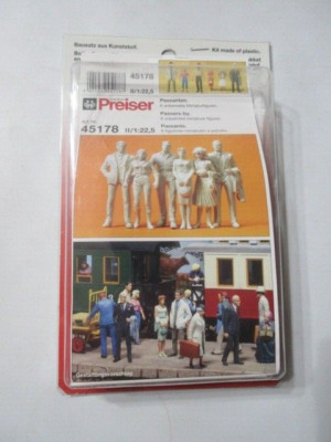 Original Preiser 1:22,5 Passers-by plastic kit | eBay
