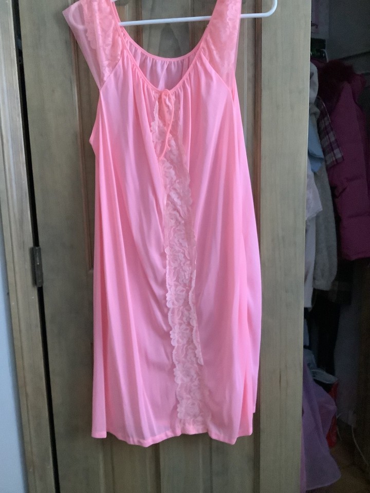 VTG. “Berkliff” Pink & Off White Lace Trim Silky Negligee 100% Nylon SZ ...