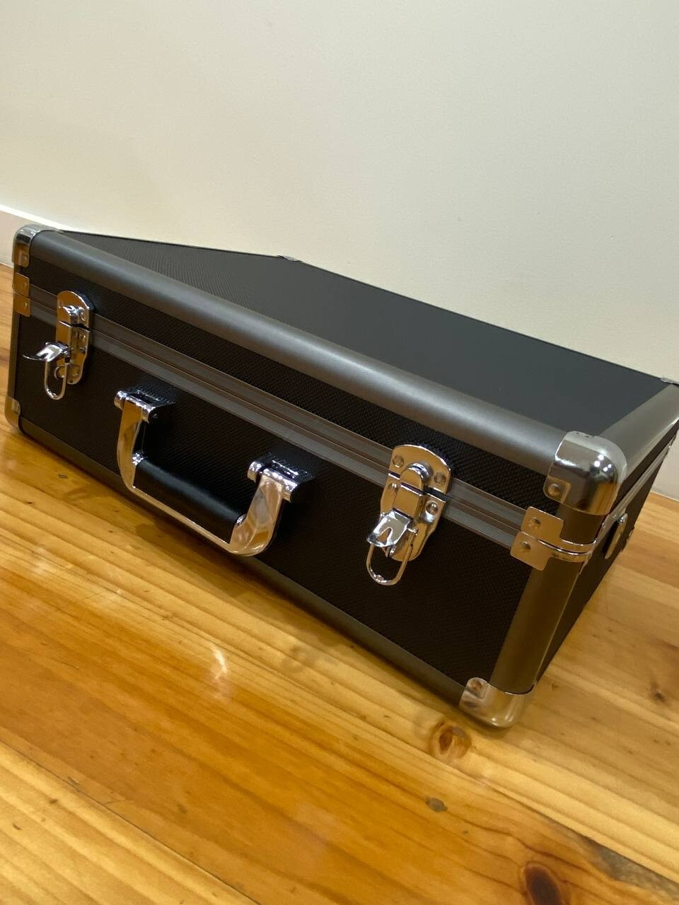 Camera Aluminium Hard Case with Foam Insert Carry Strap Lockable Large ...