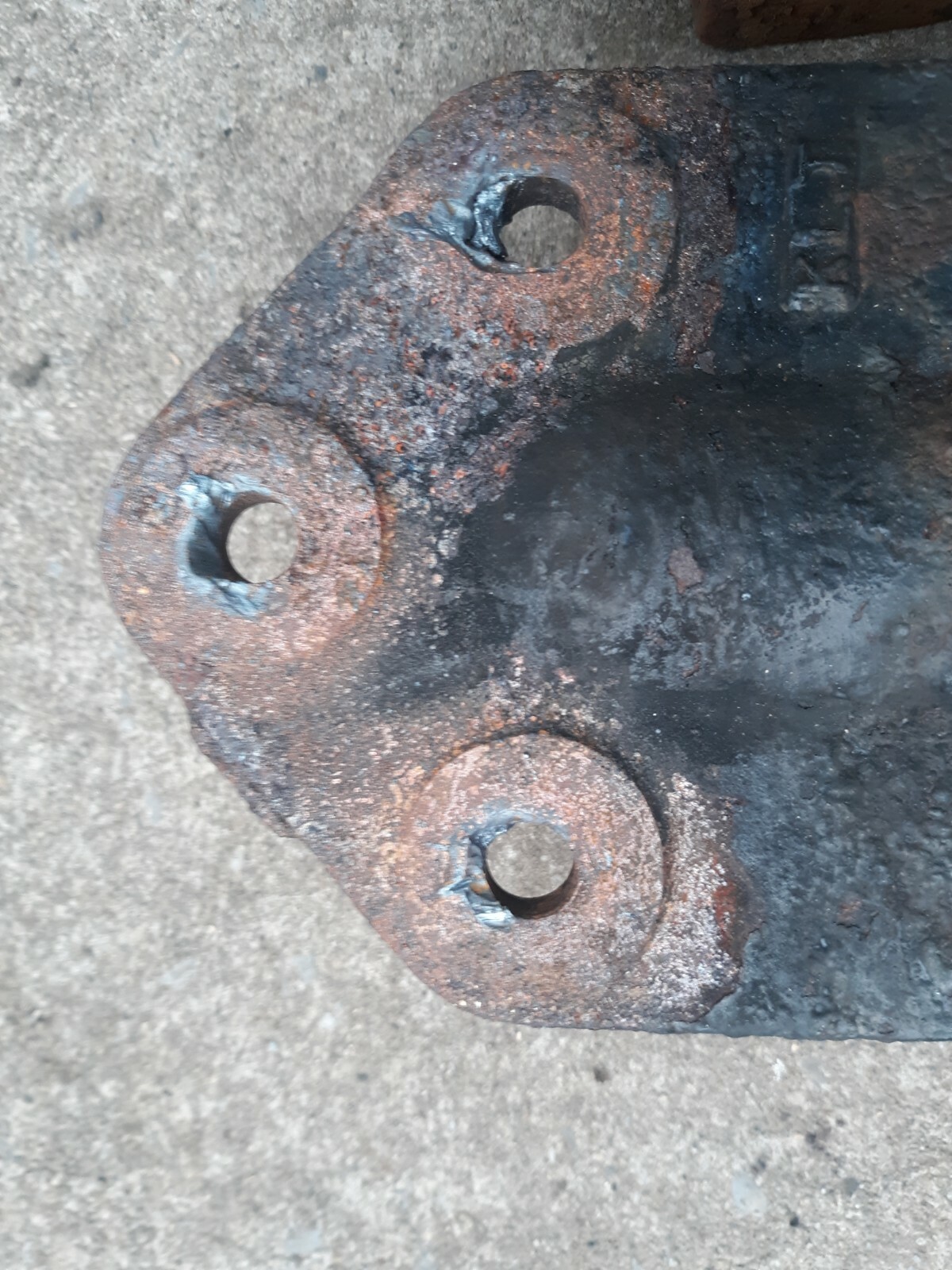 One Rear suspension bump stop bracket, fits 1989 F-Super Duty (F450 ...