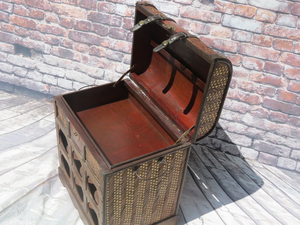 Vintage Pier One Treasure Chest Trunk Wine Holder For 6 Bottles w ...